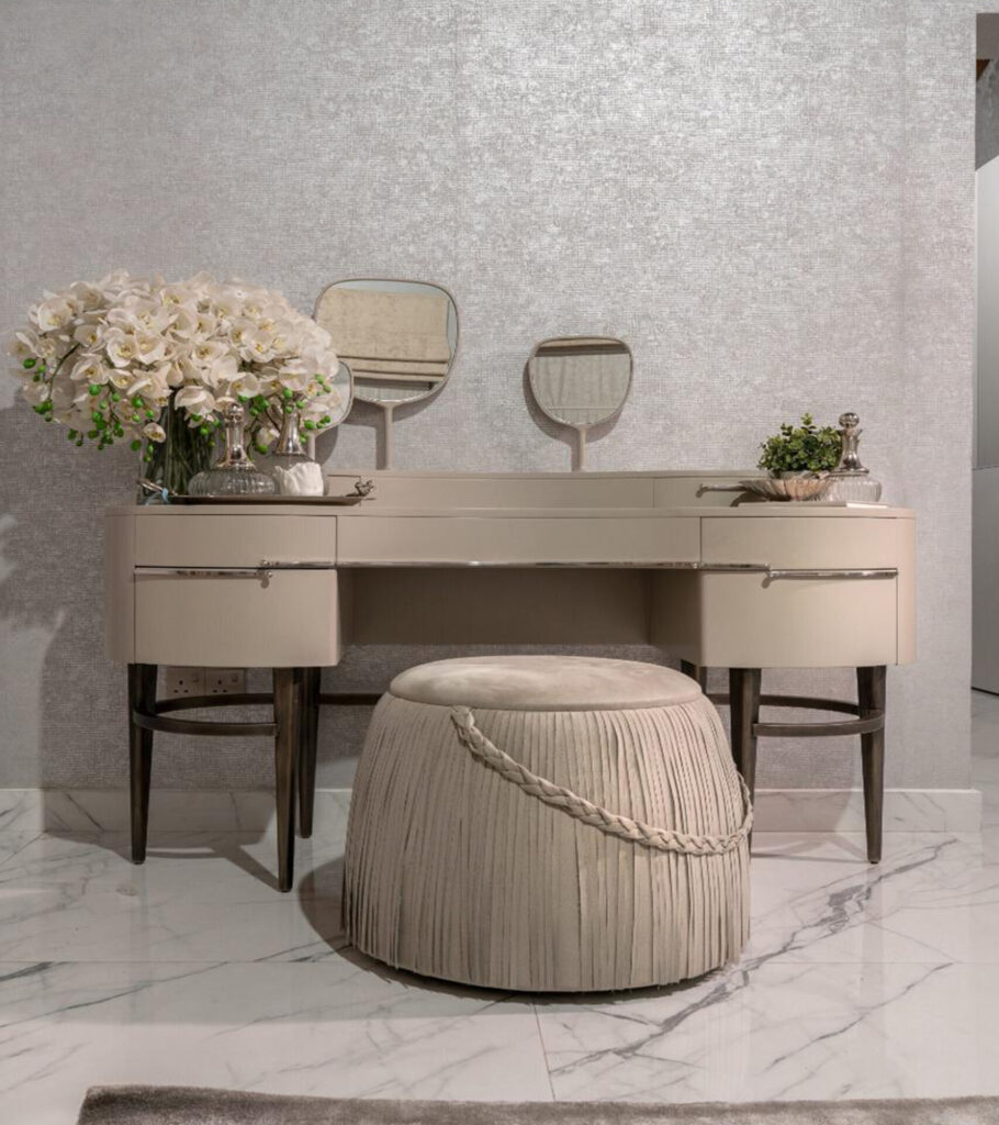 Beatrice Dressing Table: Chic Vanity - Jetclass